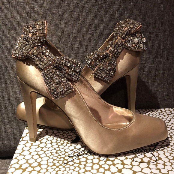 ABS Allen Schwartz | Shoes | Abs Pumps With Rhinestone Bow | Poshmark